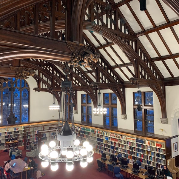 Mount Holyoke College Library - 3 tips from 246 visitors