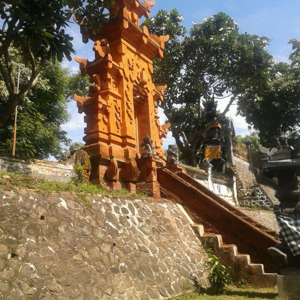 Pura Watugunung Bima - Temple in Bima