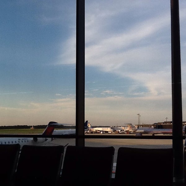 jetBlue Airlines Ticket Counter - Main Terminal