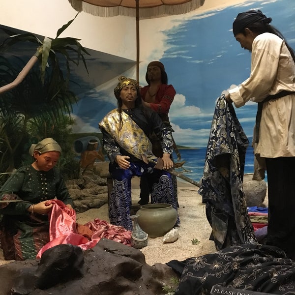 Bahay Tsinoy: Museum of Chinese in Philippine Life - Intramuros ...