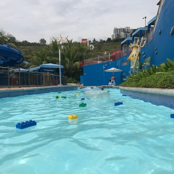 Build A Raft River - Attraction in Pulai