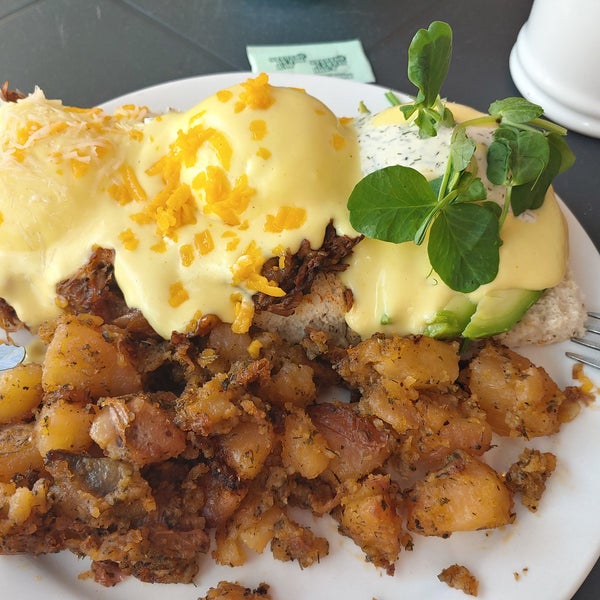 Hello Toast - Breakfast Spot in City Center