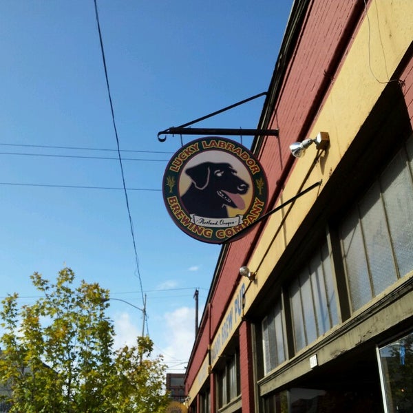 Lucky Labrador Brew Pub - 42 tips from 3658 visitors