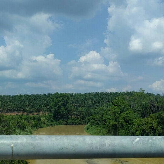 Tepi Sungai Semantan