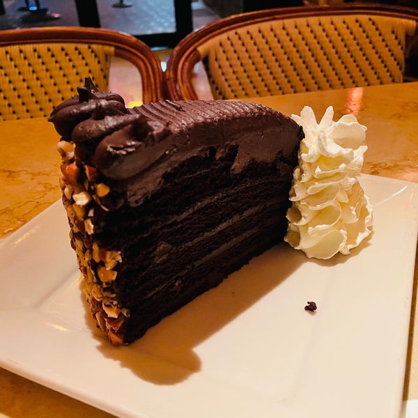 Cheesecake Factory Lindas Fudge Cake