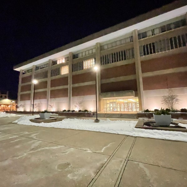 IUPUI: Cavanaugh Hall (CA) - College Academic Building in Indianapolis