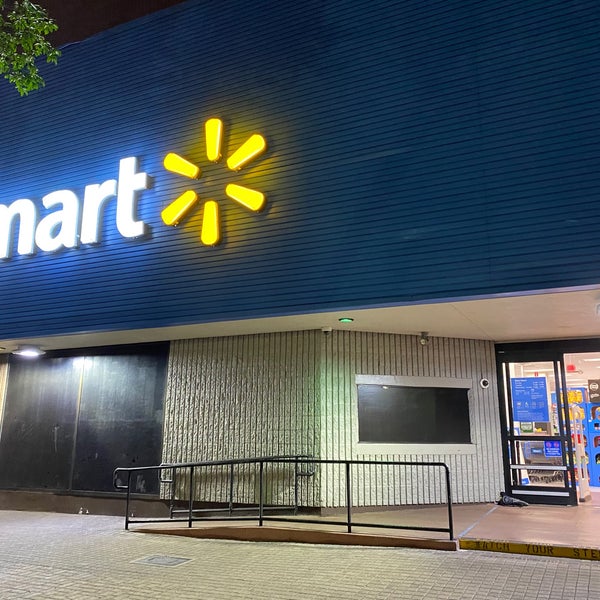 Walmart - Downtown Honolulu - 4 tips from 805 visitors