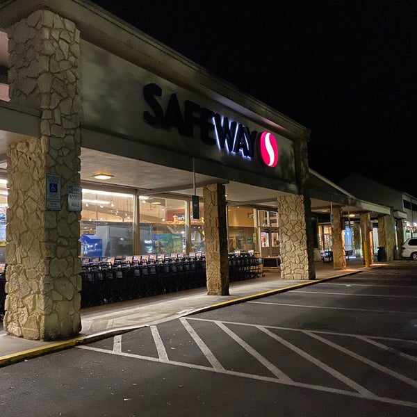 Safeway - Manoa - 2855 East Manoa Rd