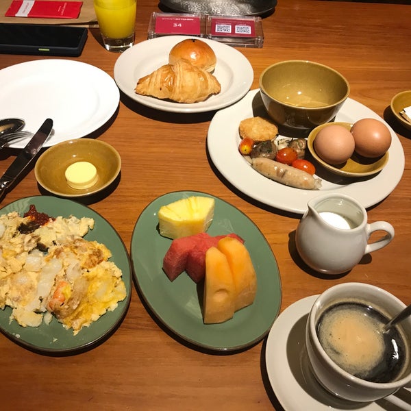 Straits Kitchen - Asian Restaurant in Singapore