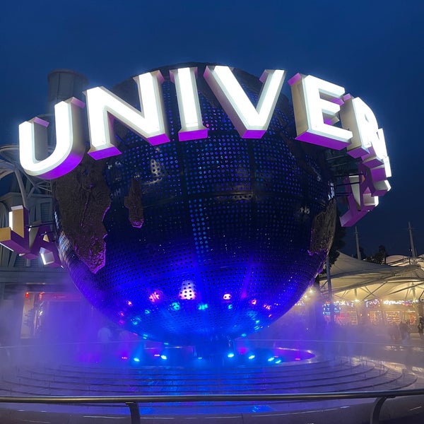 Universal Globe