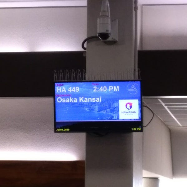 Gate D1 - Airport Gate in Honolulu