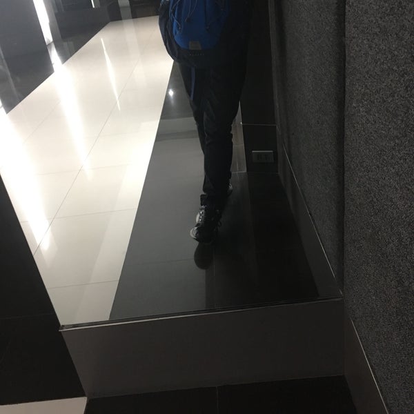 Rufino Pacific Tower - Office Building in San Lorenzo