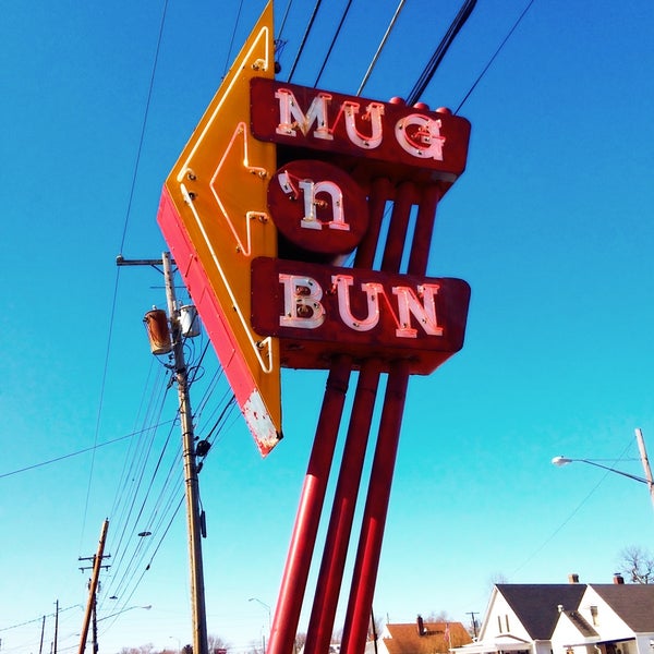 Mug 'N Bun - 5211 W 10th St
