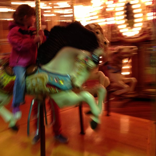 Waterfront Arcade (Now Closed) - Seattle Central Business District ...