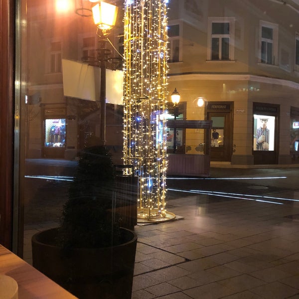 67 Restaurant - Steakhouse