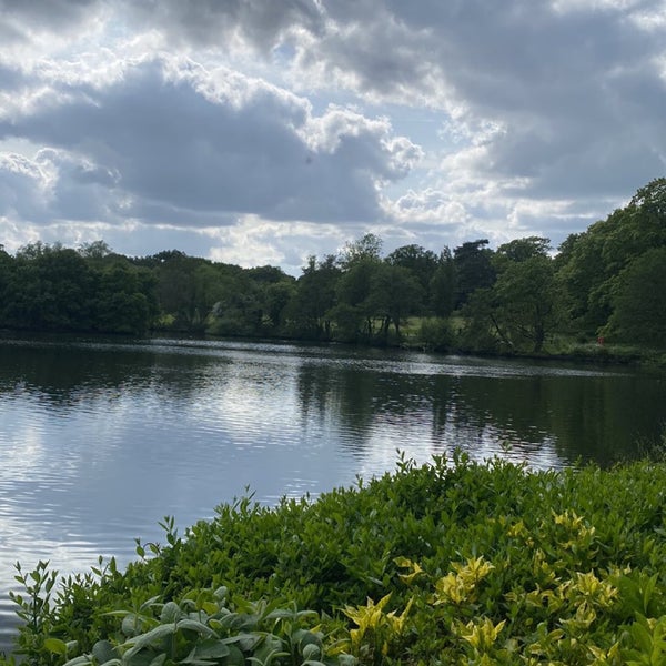 Grovelands Park - Park in London