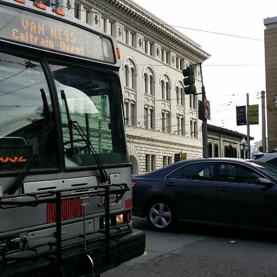 MUNI Bus Stop - Van Ness & Sutter - Bus Station in Cathedral Hill