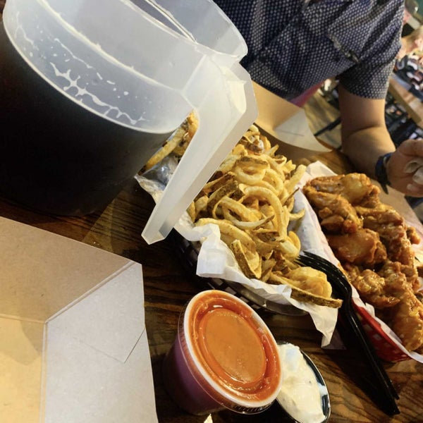 Papa Bees - Wings Joint