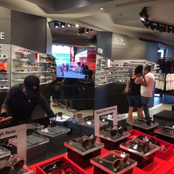 Oakley Store - Theater District - 1515 Broadway