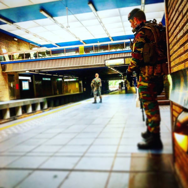 Pétillon (MIVB) - Metro Station