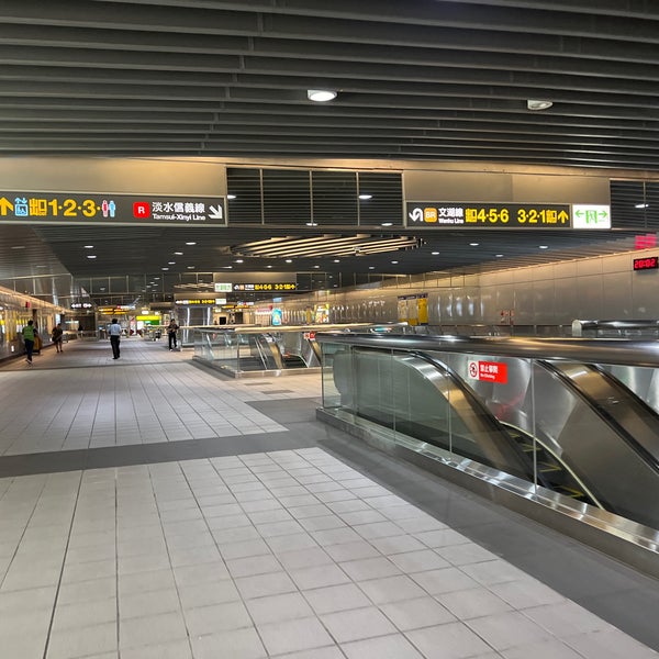 捷運大安站 MRT Daan Station