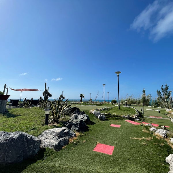 Bermuda Fun Golf - Royal Naval Dockyard