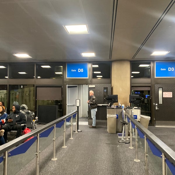 Gate D5 - Airport Gate in Phoenix
