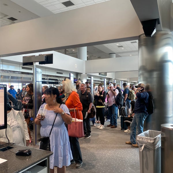 Gate C40 - Airport Gate in Denver