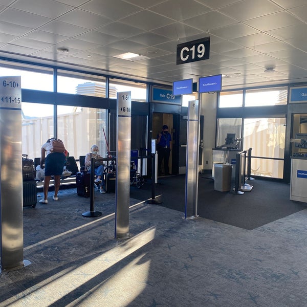 Gate C19 - Sky Harbor - 3 tips