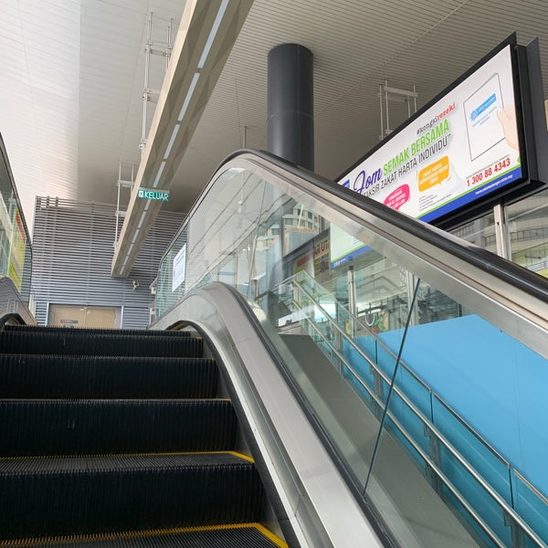 RapidKL Bandar Utama (KG09) MRT Station - Metro Station