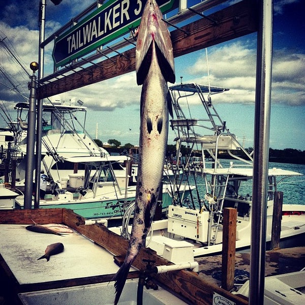 Tom's Harbor House - Seafood Restaurant