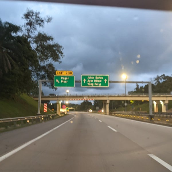 Plaza Tol Pagoh - 13 tips from 6063 visitors