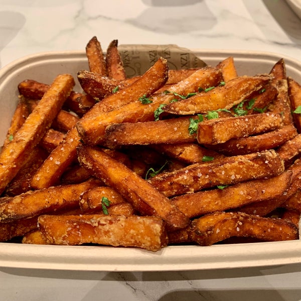 Maxzi - Burger Joint in Abu Dhabi