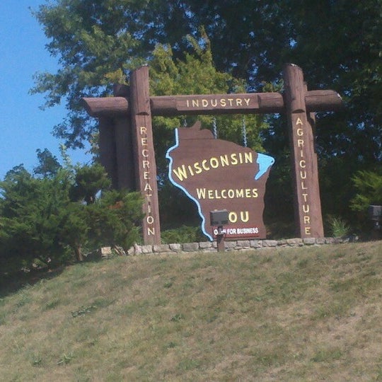 Iowa/Wisconsin State Line - Border Crossing