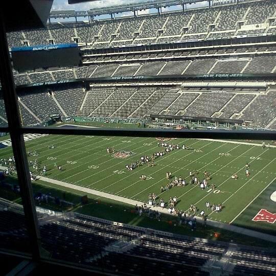 Hertz Five Star Suites - New Meadowlands Stadium
