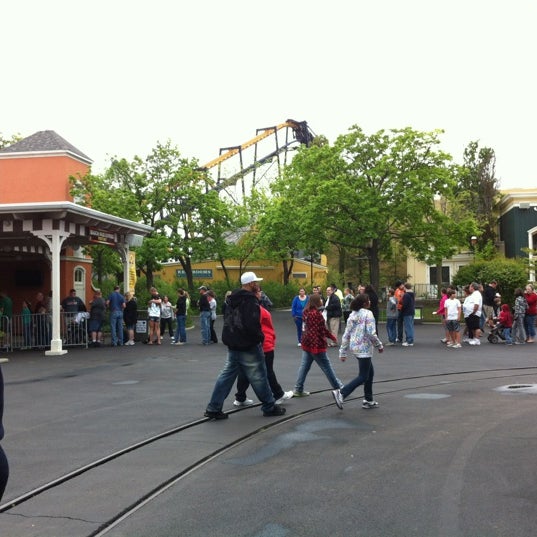 Flash Pass Center - Amusement Park