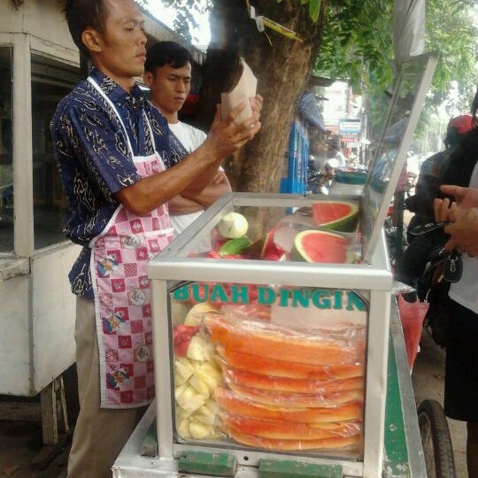 Rujak Gerobak Cilandak Mall - Food Truck in Pasar Minggu