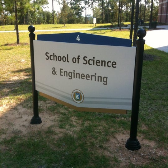 UWF Building 4 (SSE) - College Science Building in Pensacola