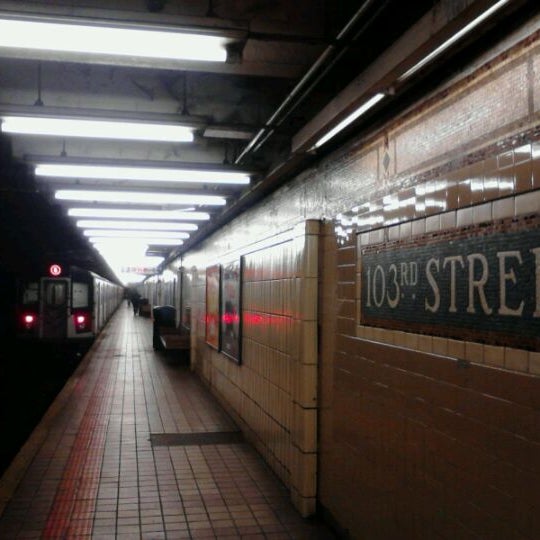 MTA Subway - 103rd St (6) - East Harlem - 5 tips