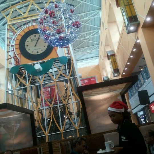 Menlyn Park Shopping Centre - Lois Ave