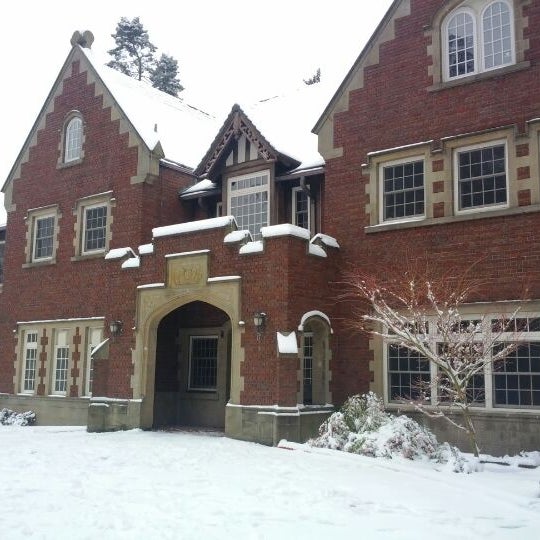 The Bush School - High School in Seattle