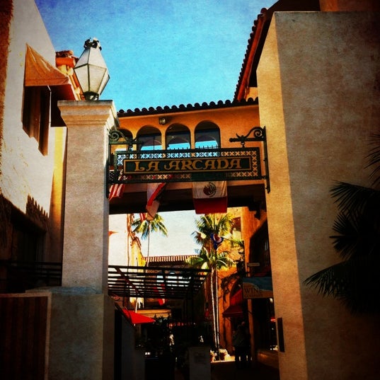 La Arcada - Plaza in Santa Barbara