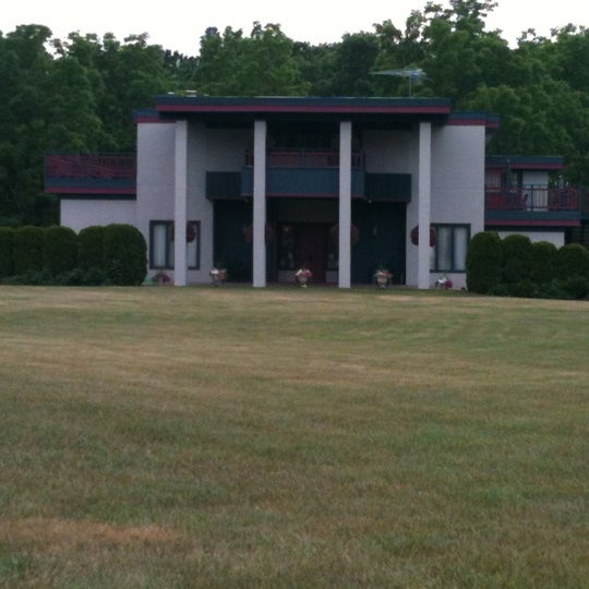 Wheatfield Inn - 2335 N Williamston Rd