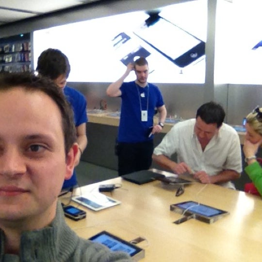 Photos at Apple Trafford Centre - Electronics Store