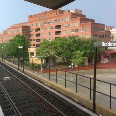 Photos at Braddock Road Metro Station - Metro Station in Braddock Road ...