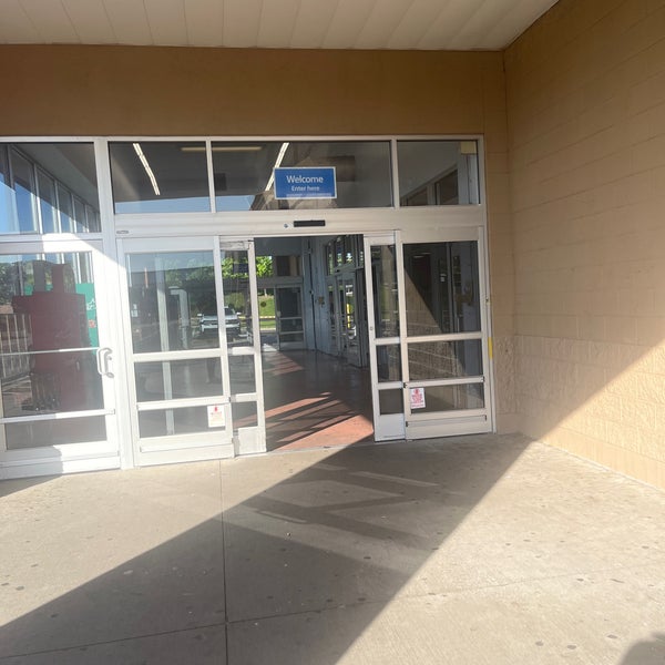 Walmart - 21 tips from 1196 visitors