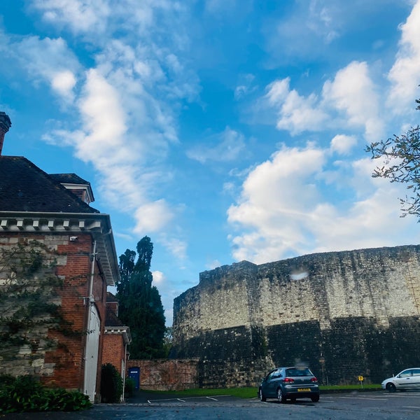 Farnham Castle - Castle