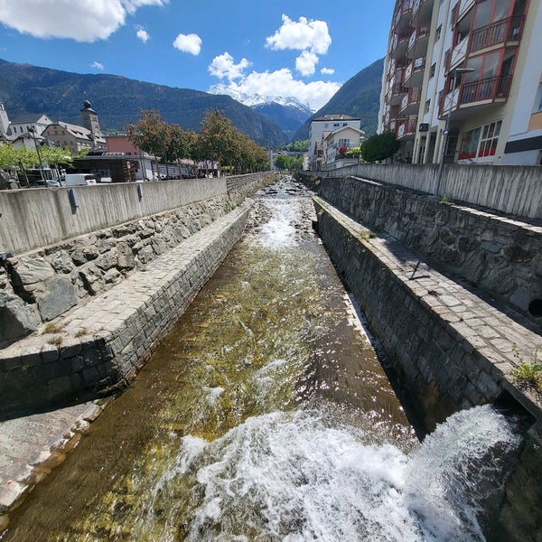 Brig - 1 tip from 1196 visitors