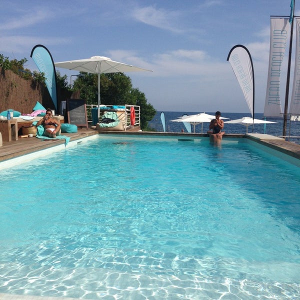 Zhero Beach Club - Sant Agustí - Av. Joan Miró, 305