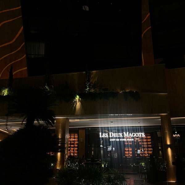 Les Deux Magots - Via Riyadh
